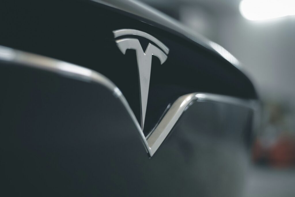 Tesla’s vision for 5G integration revealed through LinkedIn post : Tech ...